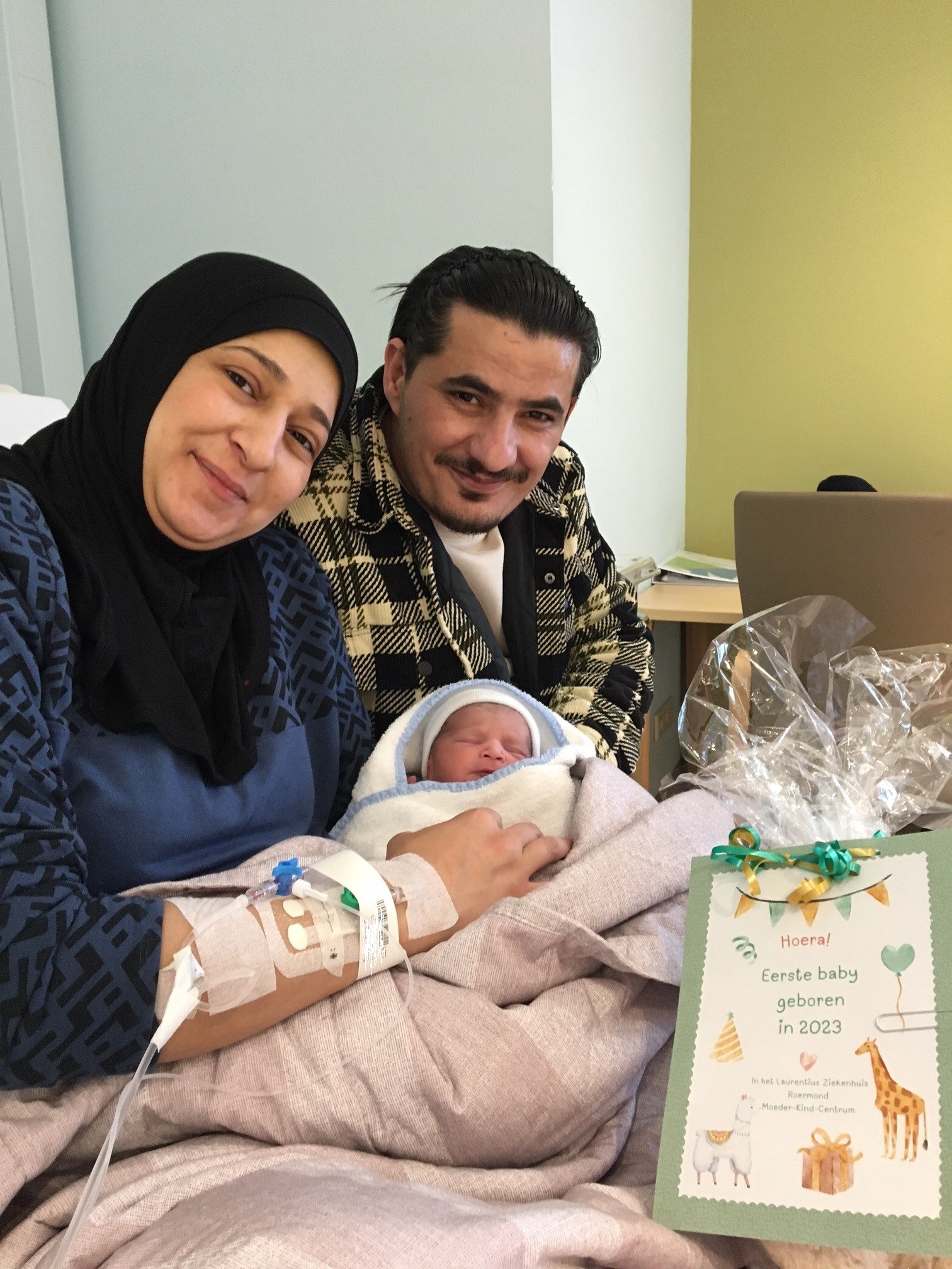 Laurentius Ziekenhuis Roermond - Eerste baby van 2023 in ons Moeder en ...